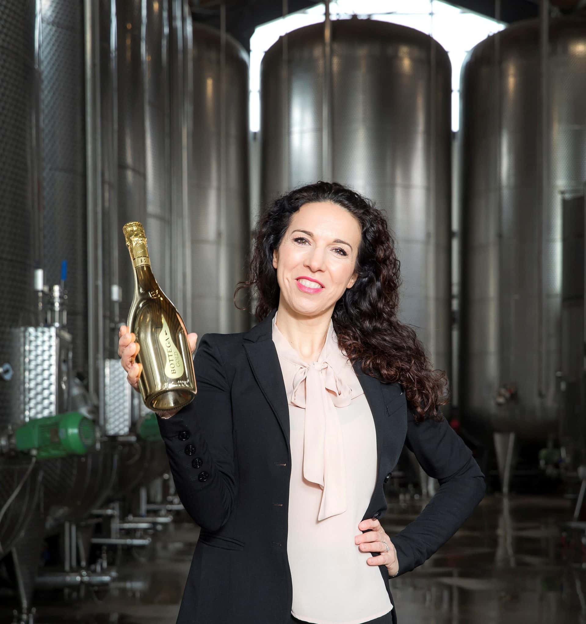 MONICA LISETTO, DESIGNER DI BOTTIGLIE ICONICHE (ANCHE PER SAN VALENTINO ...